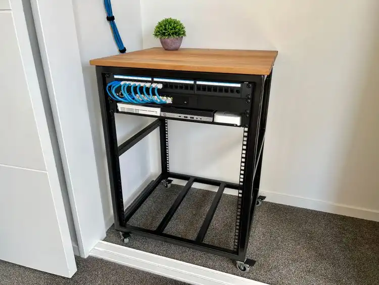 DIY Network Server Rack Scott McKendry DIY Network Server Rack Scott McKendry